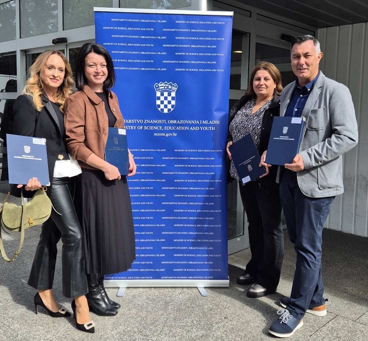 Osnovna škola Novska na dodjeli nagrada za najuspješnije odgojno ...